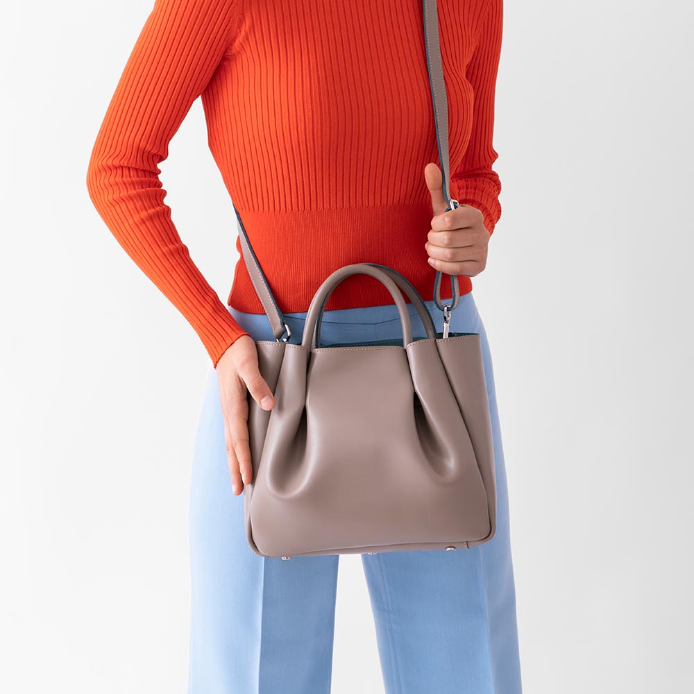 Amalfi Leather Medium Tote Bag - Fango — ALEXANDRA DE CURTIS | Italian ...